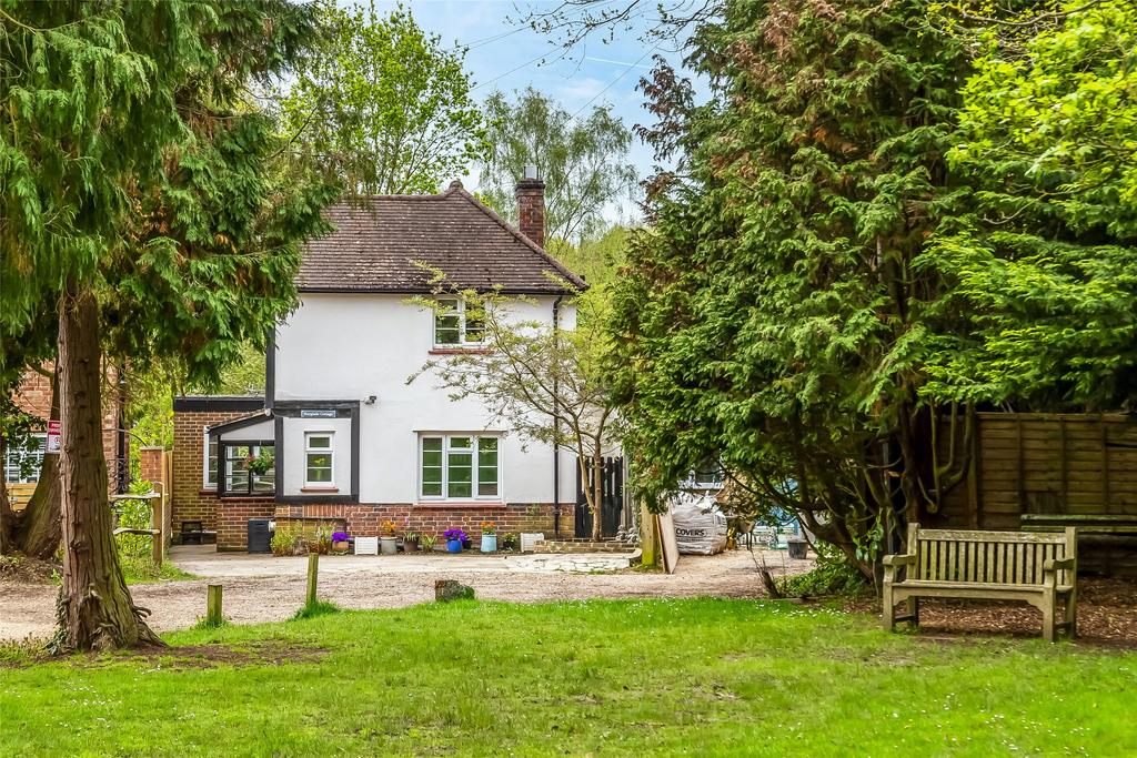 Irene Road, Stoke d'Abernon, Cobham... 3 bed detached house - £800,000
