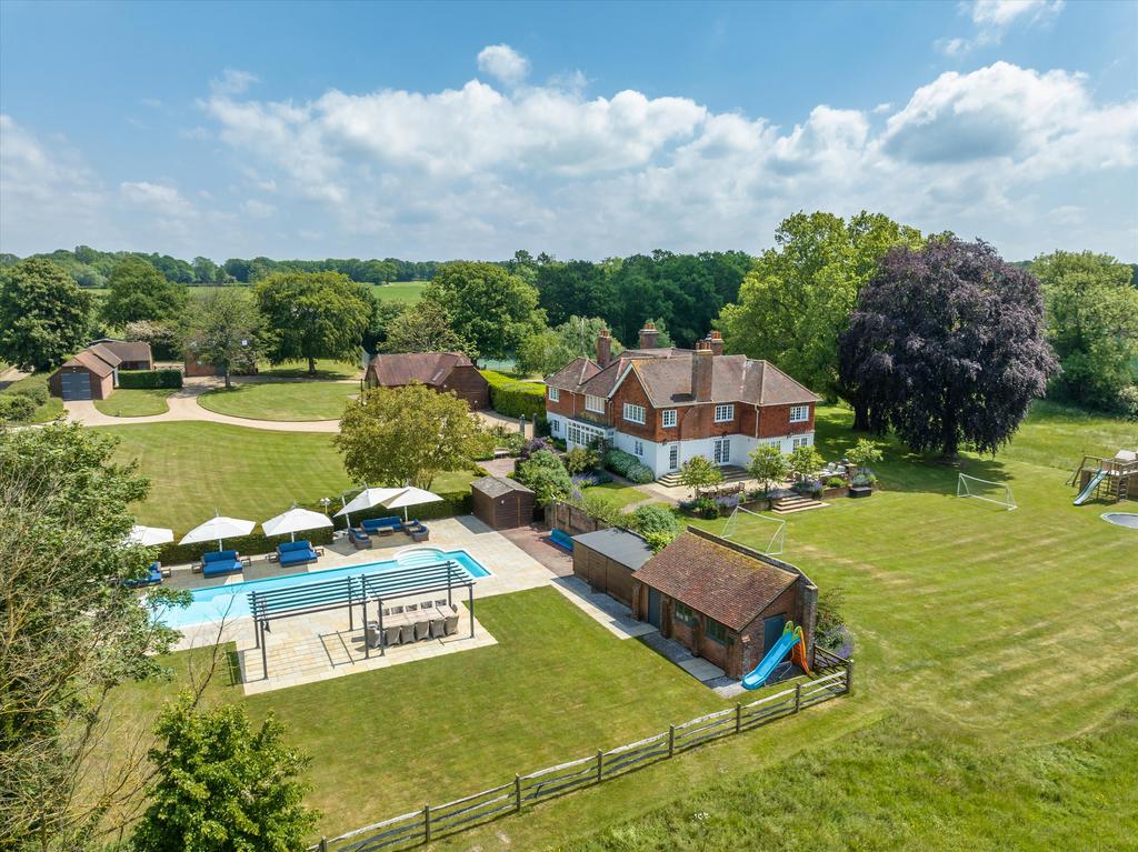 The Haven, Billingshurst, West Sussex, RH14 6 bed detached house for ...