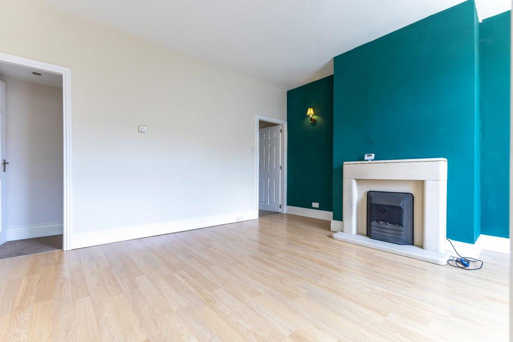 Marion Street, Brighouse, HD6 2BJ 2 bed terraced house - £125,000