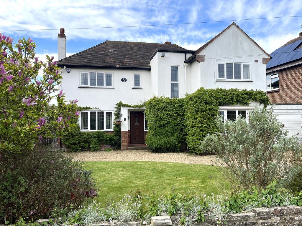 Solent Way, Gosport PO12 4 bed detached house for sale - £675,000