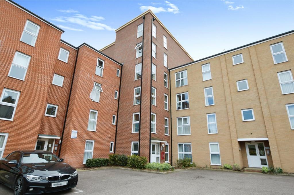 Blake Avenue, Basildon, Essex, SS14 2 bed apartment - £240,000