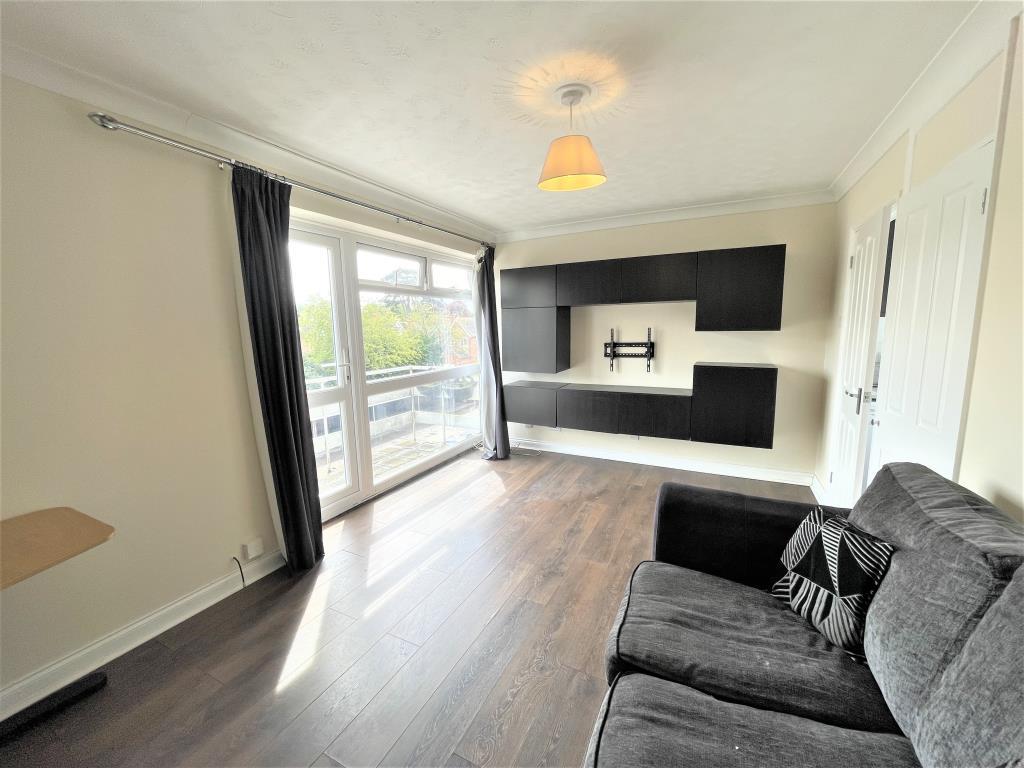 Newbury, Berkshire, RG14 1 bed apartment - £945 pcm (£218 pw)