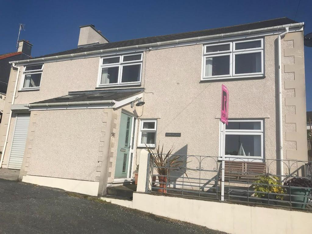Holyhead, LL65 4 bed detached house for sale - £297,500