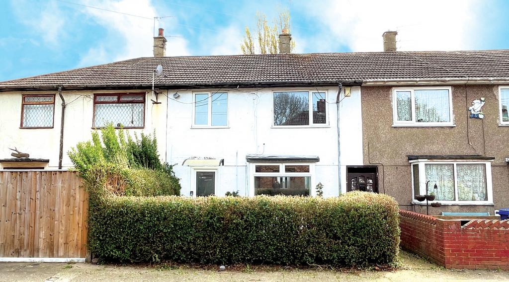 11 Watford Avenue, Grimsby 3 bed terraced house - £15,000