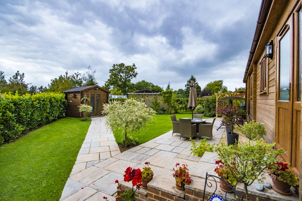 Beechwoods, Button Bridge, Kinlet, DY12 3HS 2 bed lodge for sale - £210,000