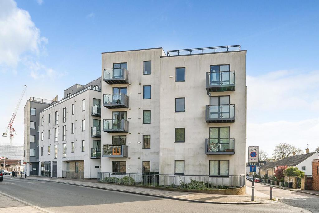 Perry Vale, London 2 bed flat - £399,000