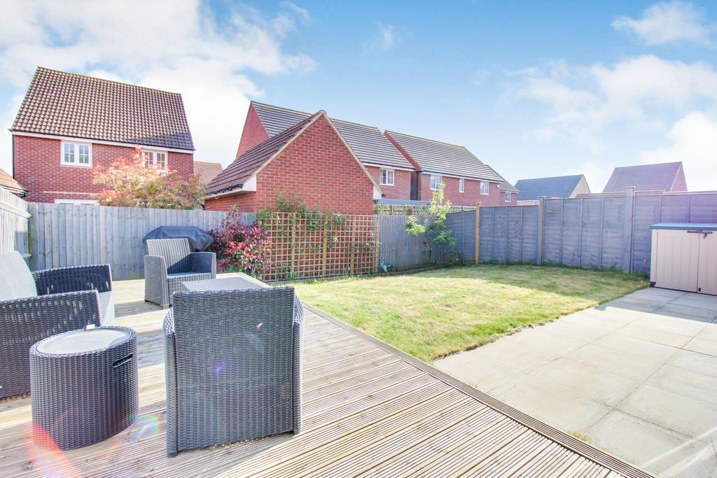 Batsford Crescent St Andrews Ridge 4 Bed Detached House £430 000