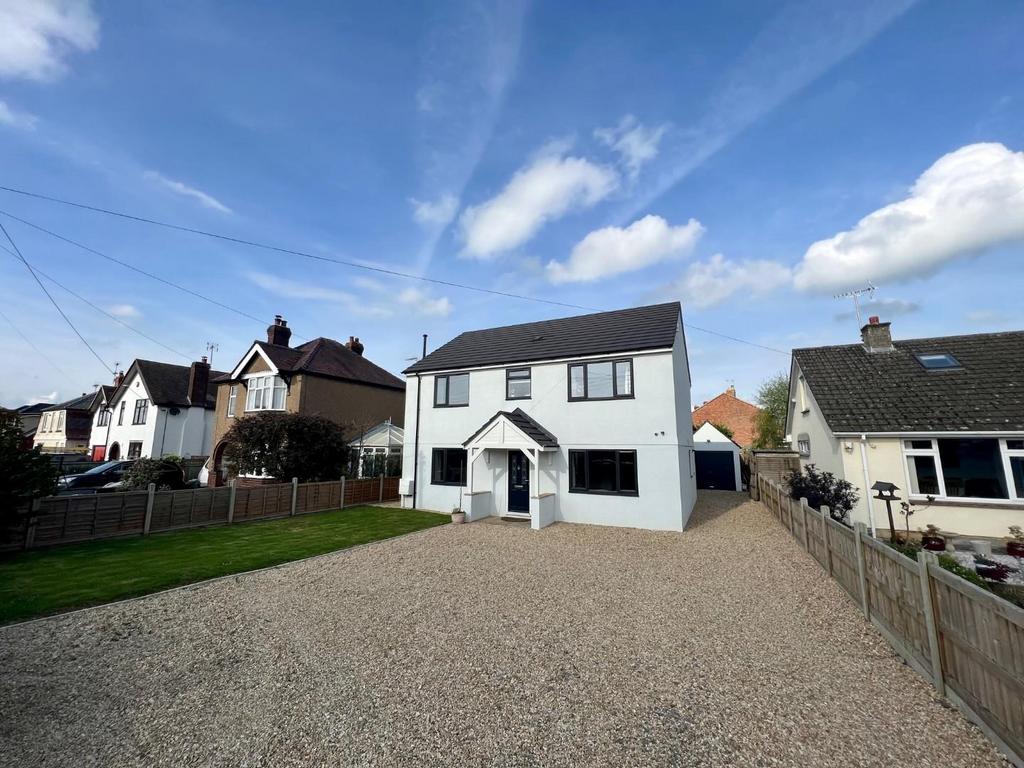 The Quarry, Dursley 4 bed detached house - £600,000