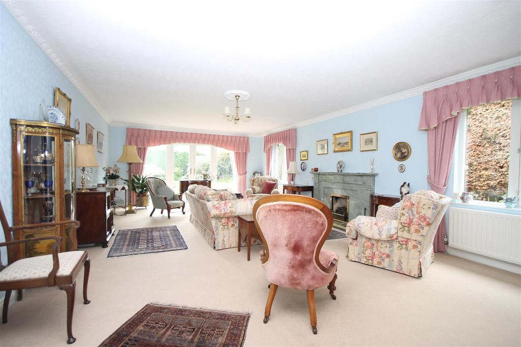 Darras Road, Darras Hall, Newcastle... 3 bed detached house - £695,000