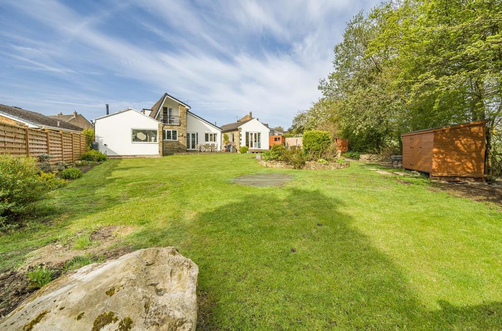 Arran Drive, Horsforth, Leeds, LS18 5SW 3 bed detached bungalow - £600,000