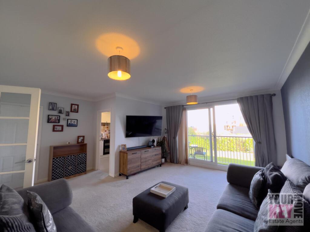 Cedar Crescent, St Marys Bay, New Romney, Kent TN29 0XW 2 bed flat for ...