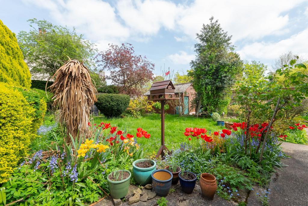 New Yatt Road, Witney, OX28 2 bed semi-detached house - £550,000