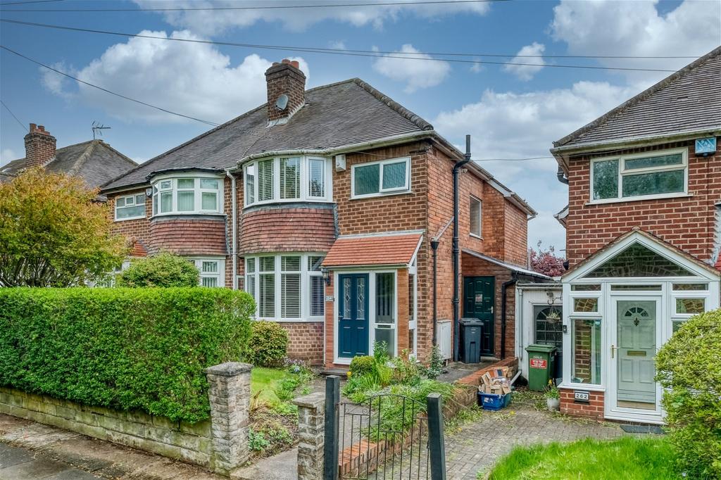 Lickey Road Rednal Birmingham B45 8tf 3 Bed Semi Detached House £