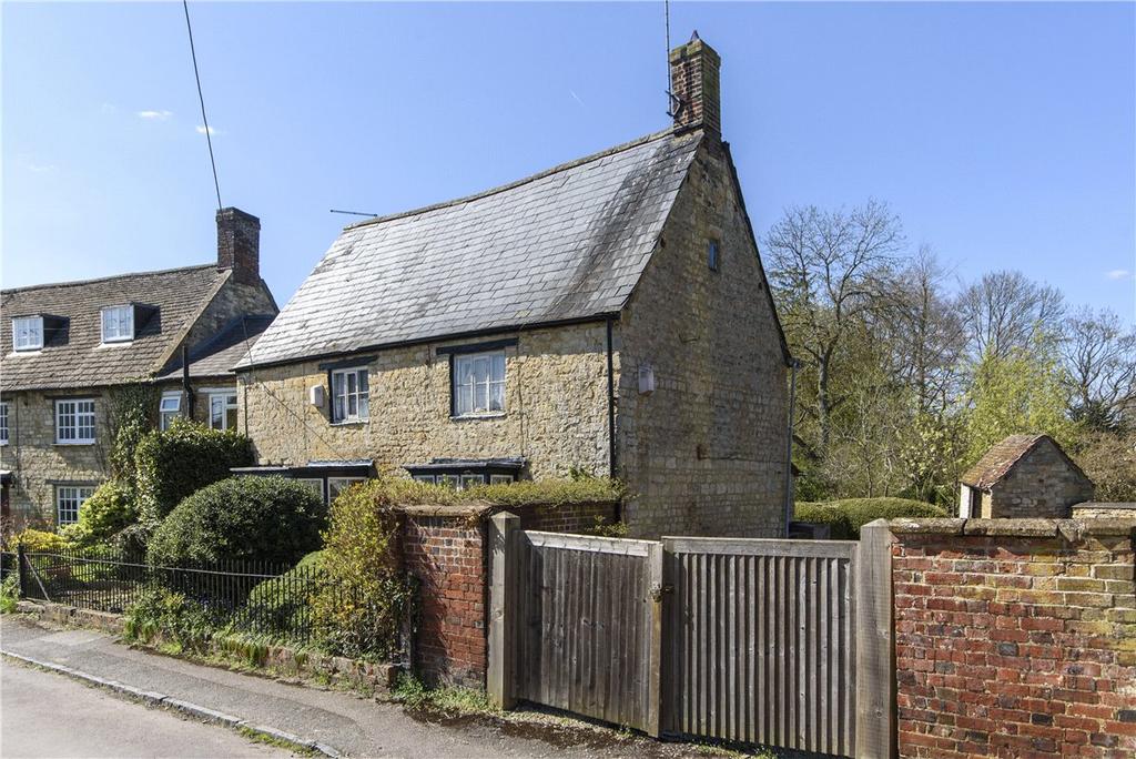 Main Street, Turweston, Brackley, NN13 4 bed cottage for sale - £350,000