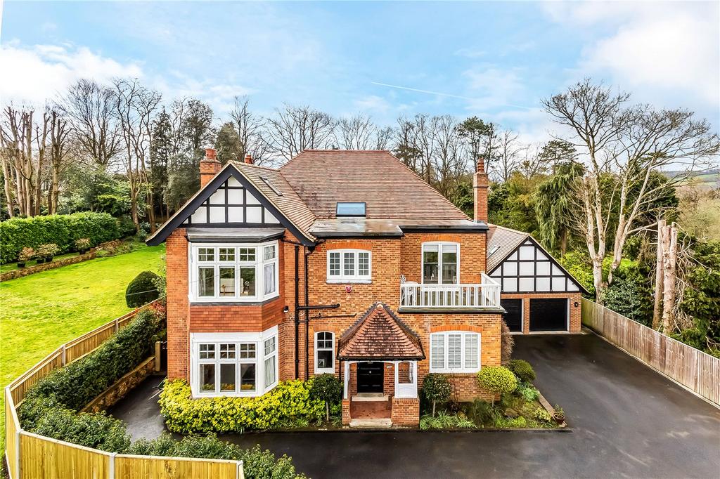 Rockfield Road, Oxted, Surrey, RH8 6 bed detached house - £2,350,000