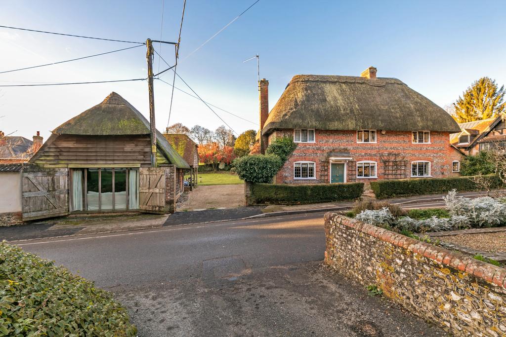 Peach Hill Lane, Crawley, Winchester, SO21 2PR 5 bed detached house for ...