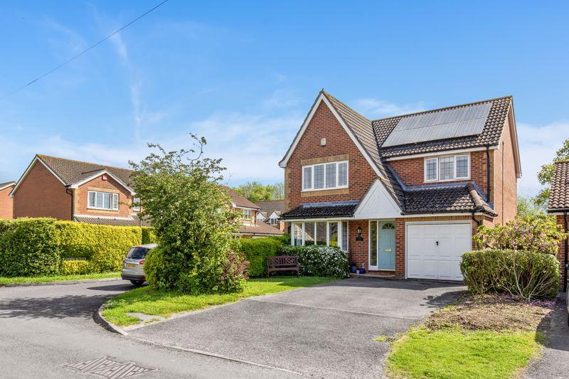 Hambrook Hill South, Hambrook 4 bed detached house - £588,000