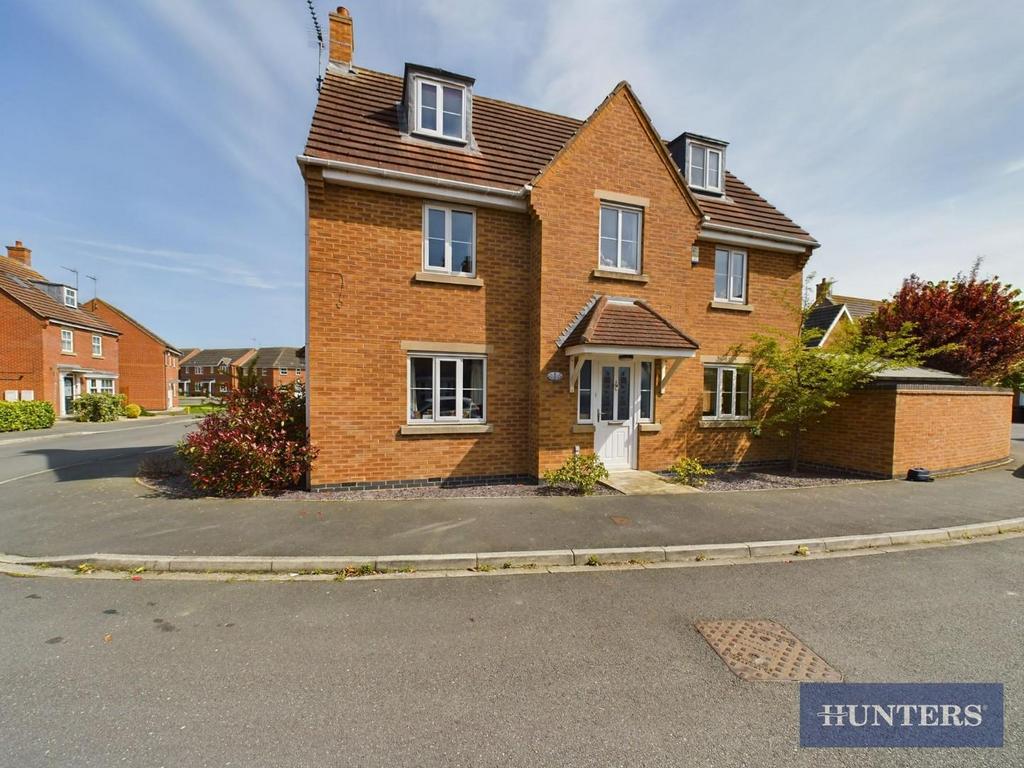 Cormorant Close, Filey 5 bed detached house for sale - £325,000