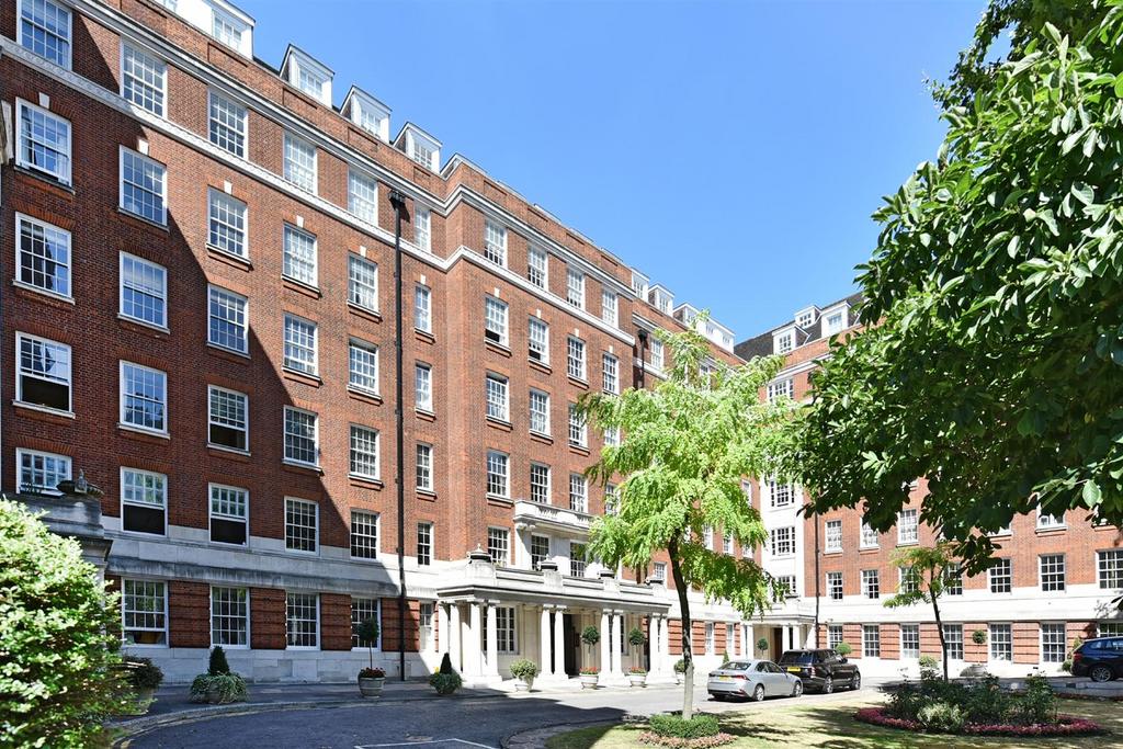 Princes Gate Court, Exhibition Road... 4 bed flat - £8,667 pcm (£2,000 pw)
