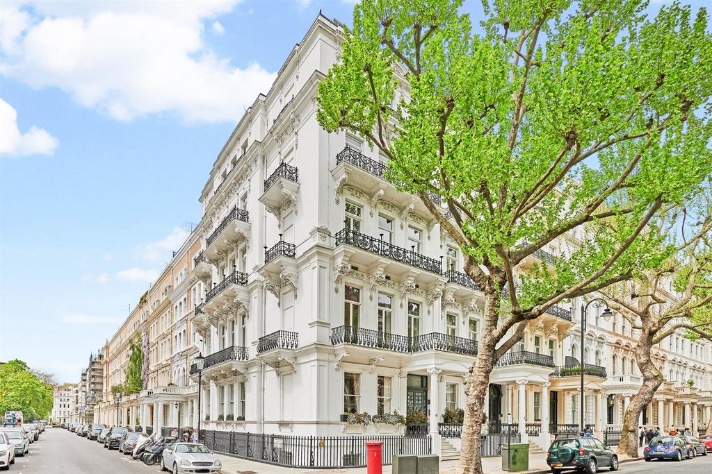 Queen's Gate, South Kensington SW7 3 bed maisonette - £9,967 pcm (£ ...