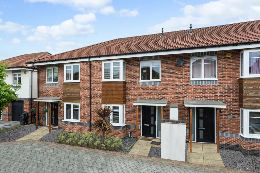 Forest Walk, York, YO31 3 bed townhouse - £325,000