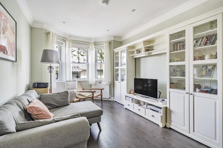 Athenlay Road London SE15 4 bed house - £3,800 pcm (£877 pw)
