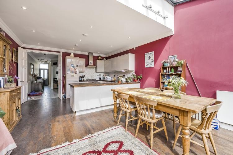 Athenlay Road London SE15 4 bed house - £3,800 pcm (£877 pw)