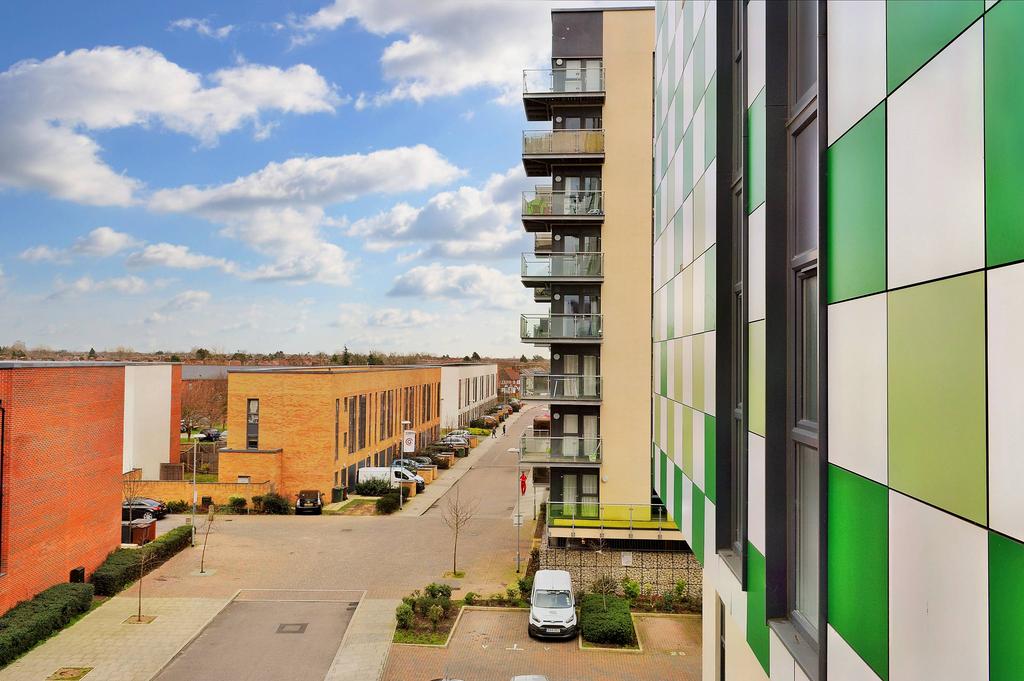 Academy Way, Dagenham RM8 3 bed flat - £1,651 pcm (£381 pw)
