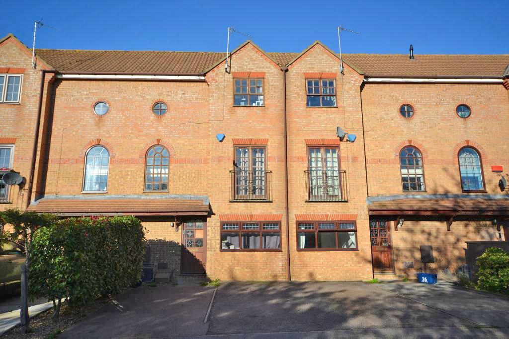 Oldbrook, Milton Keynes MK6 1 bed in a house share - £540 pcm (£125 pw)