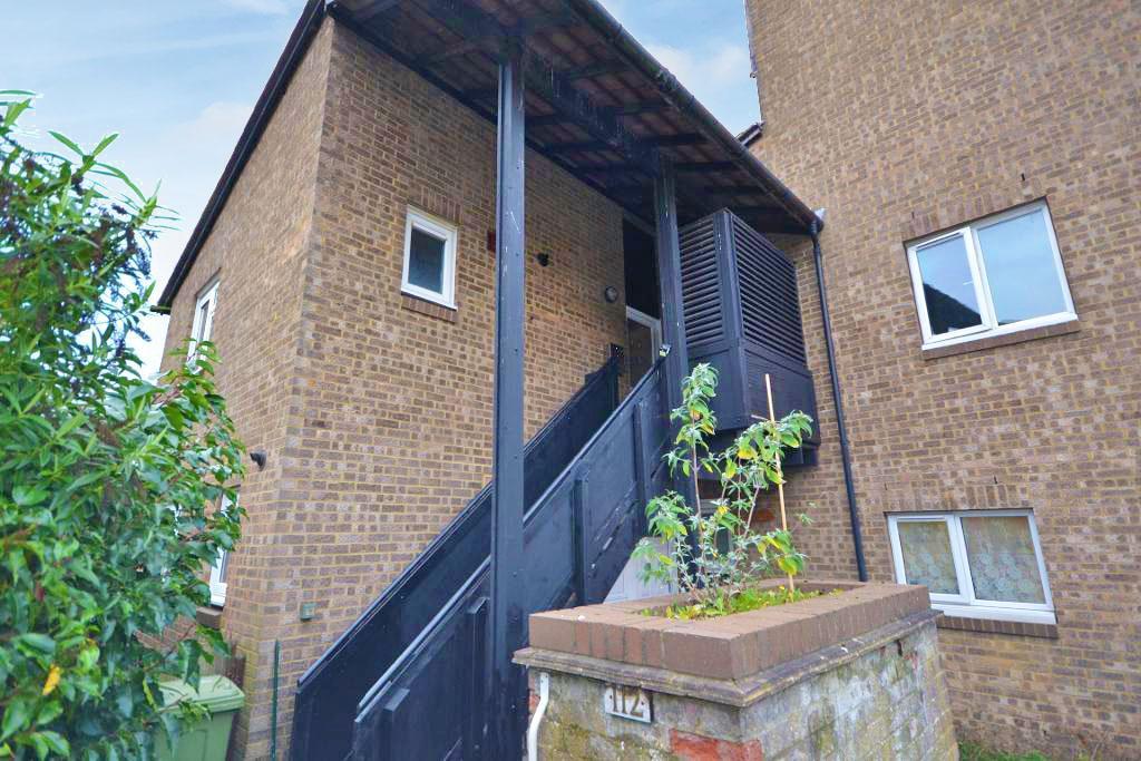 Heelands, Milton Keynes MK13 1 bed maisonette - £149,995