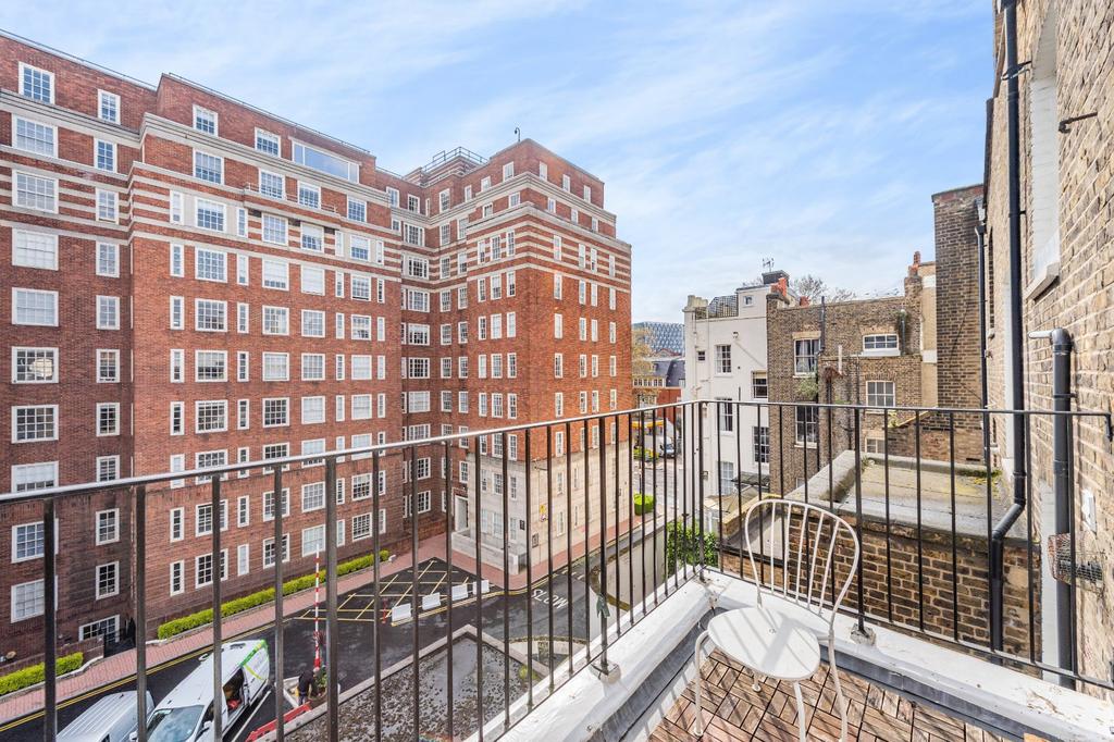 Claverton Street, London 2 bed flat for sale - £795,000