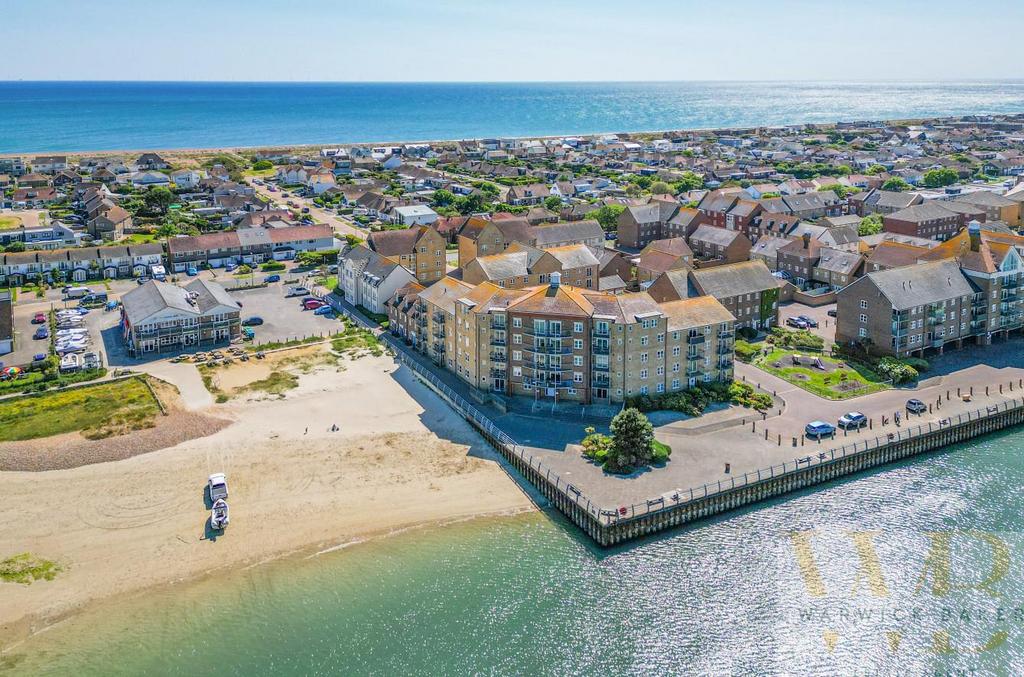 Osprey Walk, Shoreham-By-Sea 3 bed terraced house - £460,000