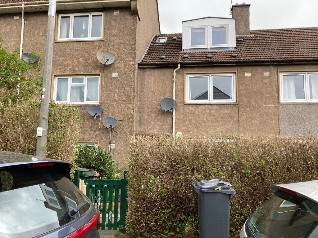 10 Redhall Grove, EDINBURGH 3 bed detached house - £1,300 pcm (£300 pw)