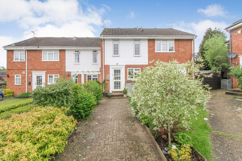 Malvern Road, Farnborough, GU14 2 bed terraced house - £350,000