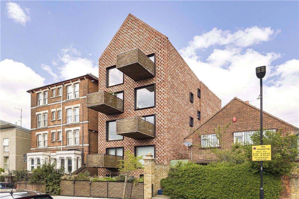 Barretts Grove, London, N16 3 bed apartment for sale - £750,000