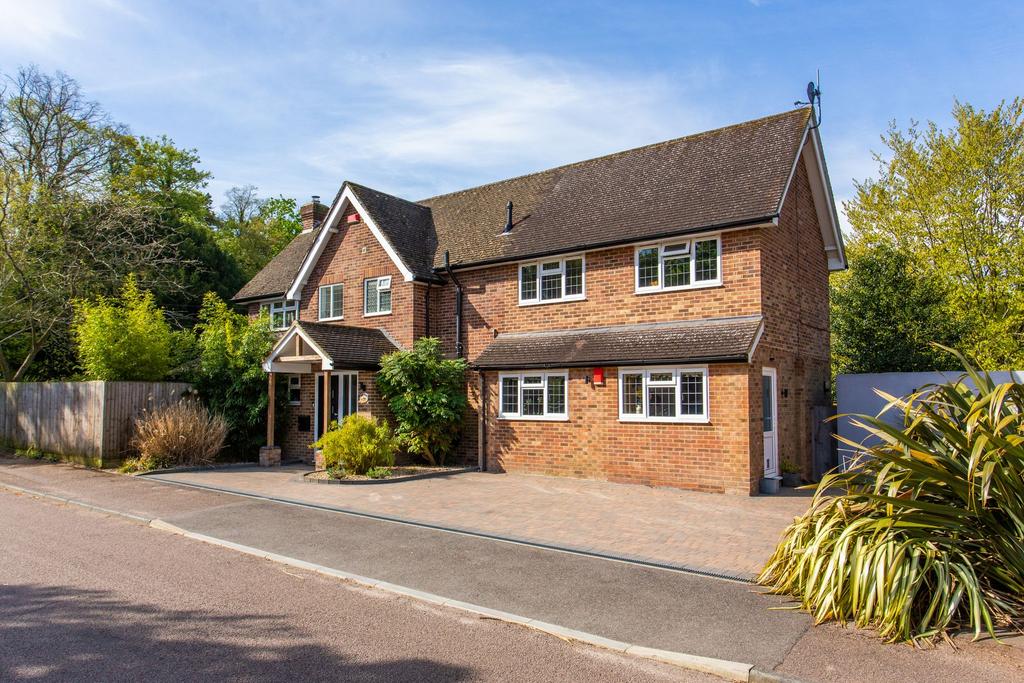 Bridge Down Bridge CT4 4 Bed Detached House 800 000