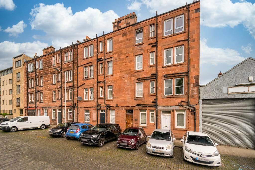 Pitt Street, Leith, Edinburgh, EH6 1 bed flat - £875 pcm (£202 pw)