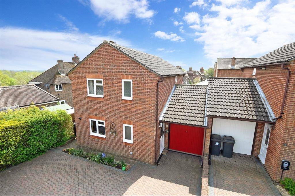 Wares Road Ridgewood Uckfield East Sussex 3 Bed Detached House For