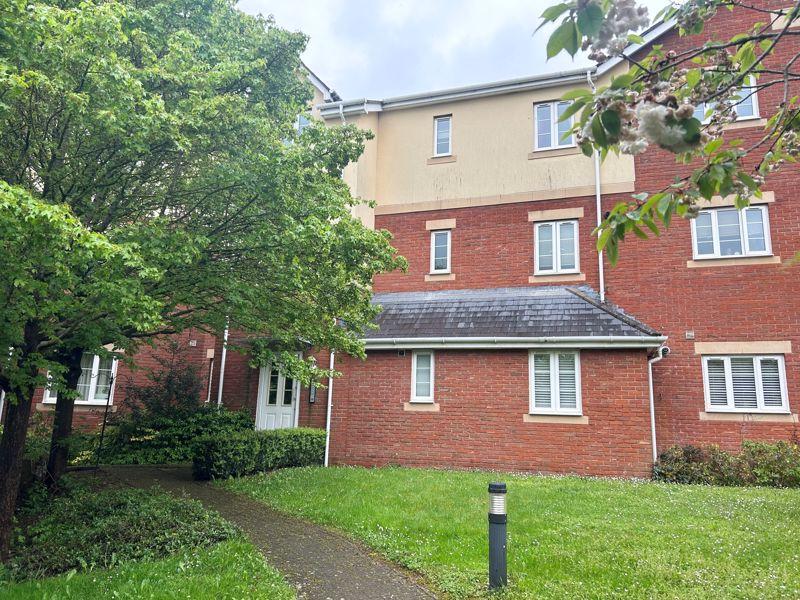 Russell Walk, Exeter 2 bed apartment - £895 pcm (£207 pw)
