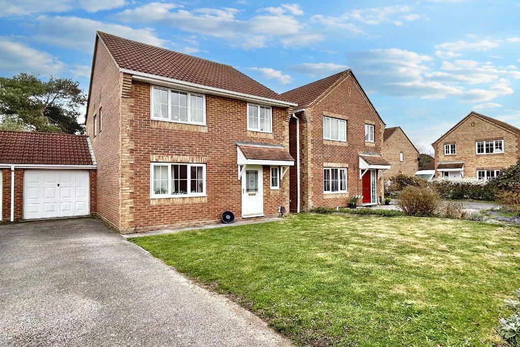 Bishop Close, Poole, BH12 4 bed detached house - £425,000