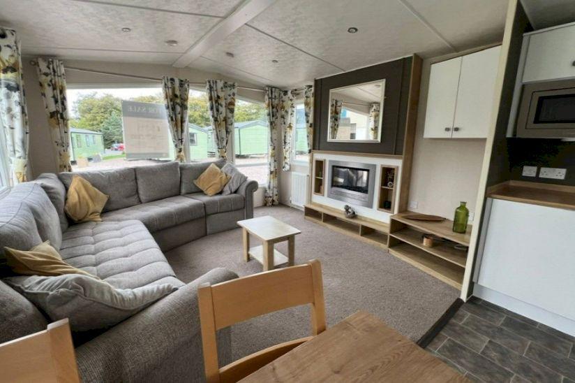 Hunters Quay Holiday Village, Dunoon... 2 bed static caravan - £49,995