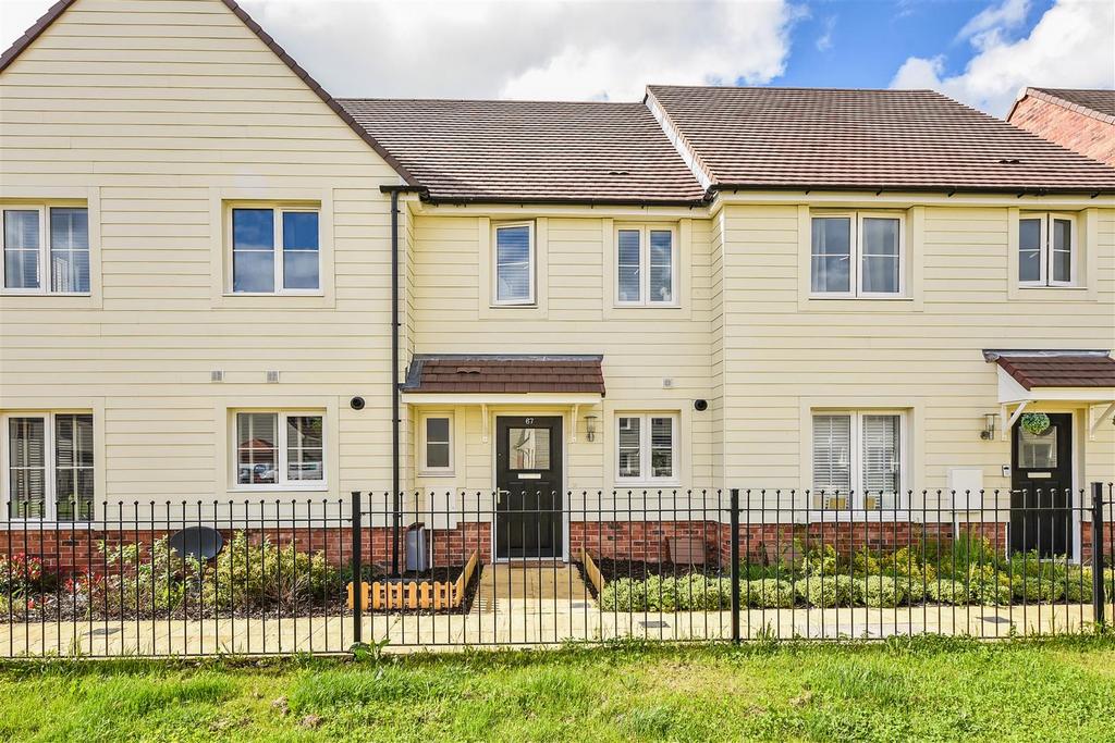 Calico Street, Andover 2 bed terraced house - £275,000