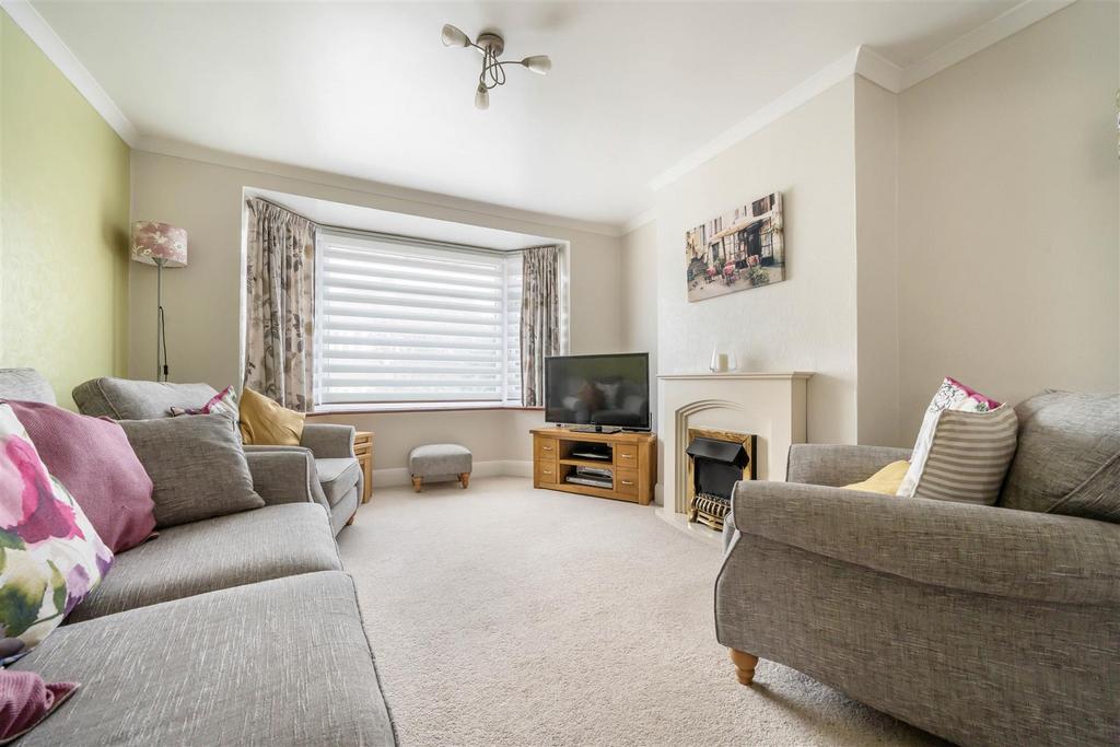 Holtye Crescent, Maidstone 3 bed semi-detached house for sale - £425,000