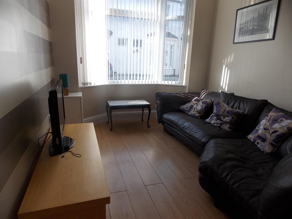 Wicklow Street, Middlesbrough, TS1 4RG 2 bed private hall - £390 pcm (£ ...