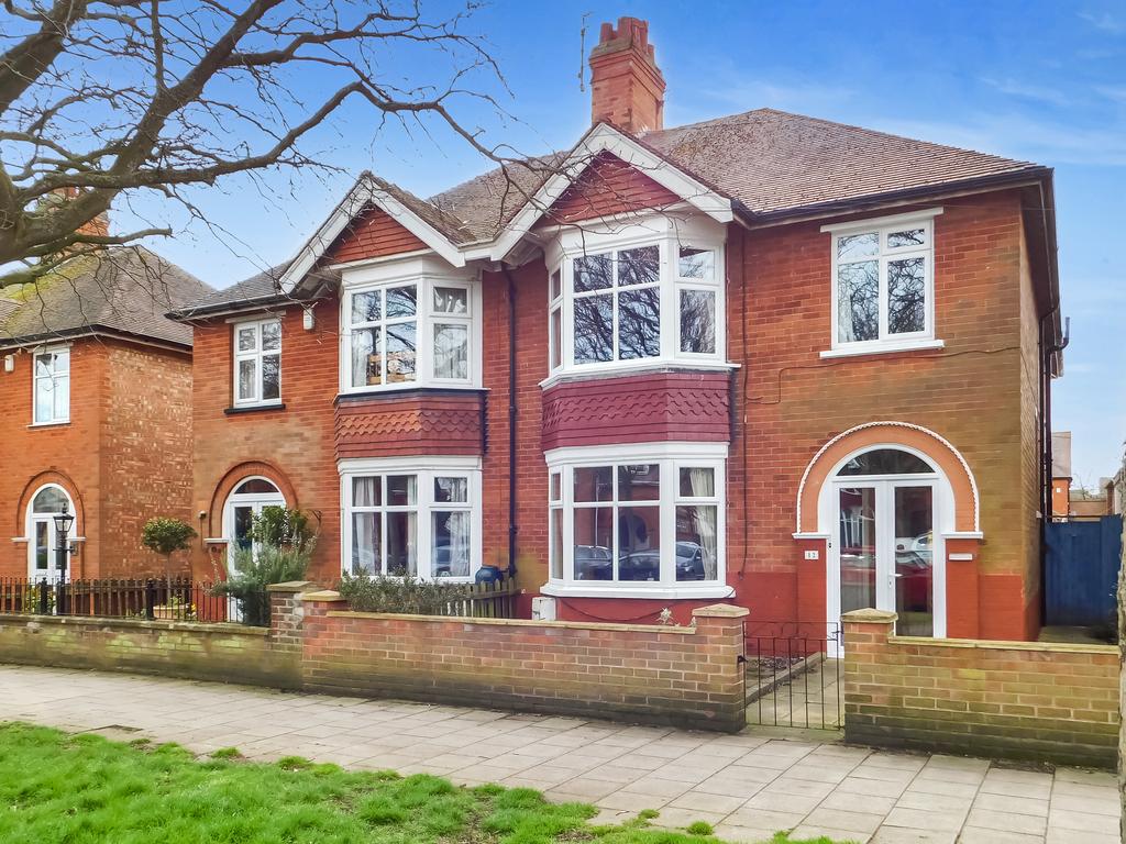 Ida Road, Skegness PE25 5 bed semi-detached house for sale - £275,000