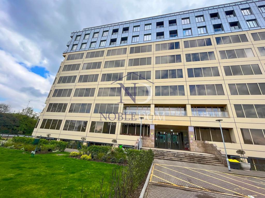 West Gate, W5 1AY Studio - £1,475 pcm (£340 pw)