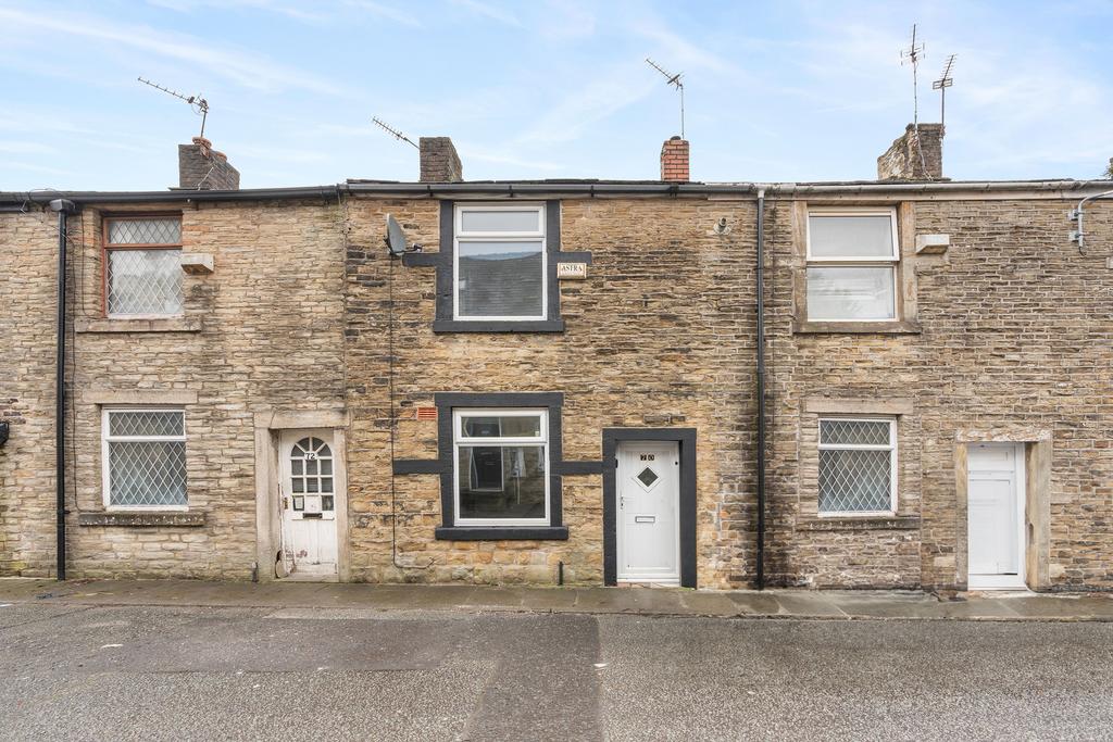 Newbold Street, Rochdale, Greater... 2 bed terraced house - £995 pcm (£ ...