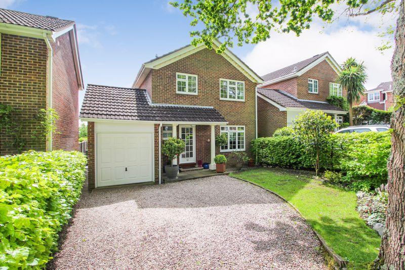 Downland Place, Hedge End, SO30 0PR 3 bed detached house - £425,000