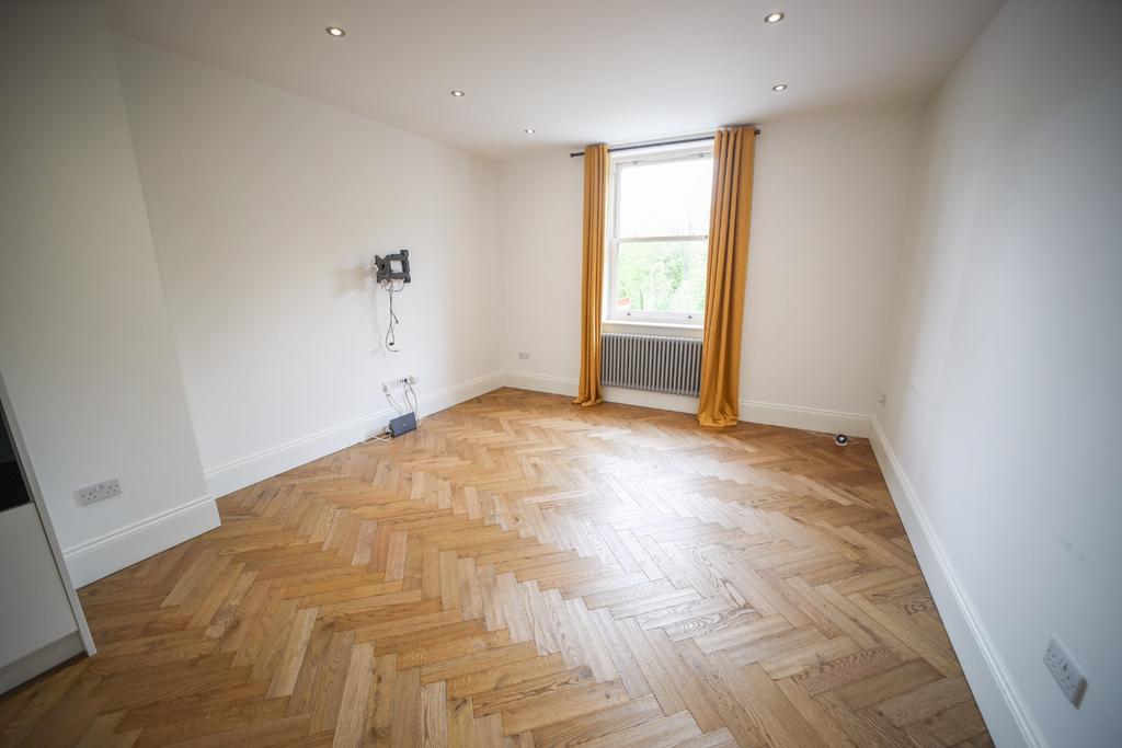 Mill Lane, Newton-Le-Willows... 2 bed apartment - £800 pcm (£185 pw)
