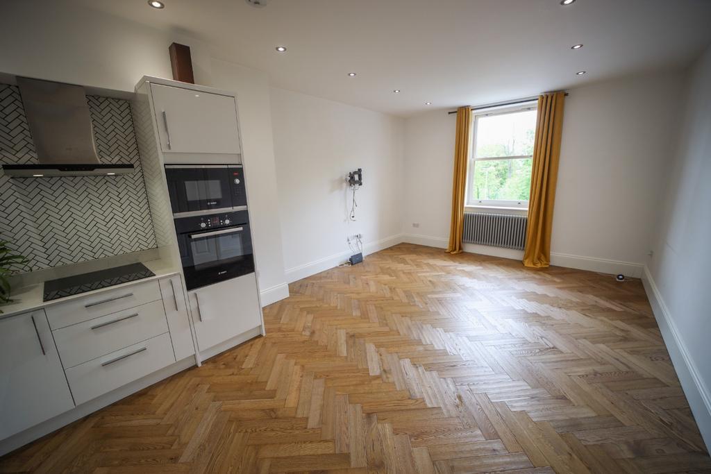 Mill Lane, Newton-Le-Willows... 2 bed apartment - £800 pcm (£185 pw)